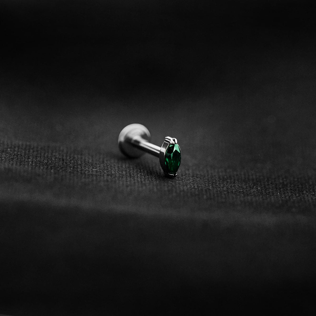 ASTM F136 Implant Grade Titanium Marquise EM Flatback Labret Stud ...